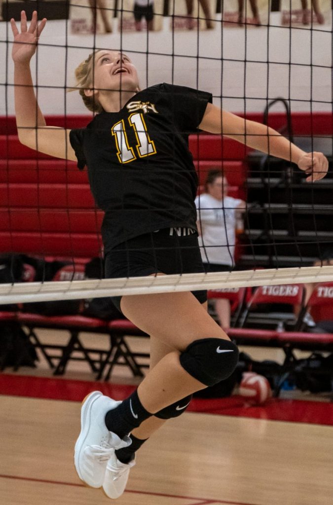 Scotts Hill Volleyball Defeated in Tri-Match – Lexington Progress