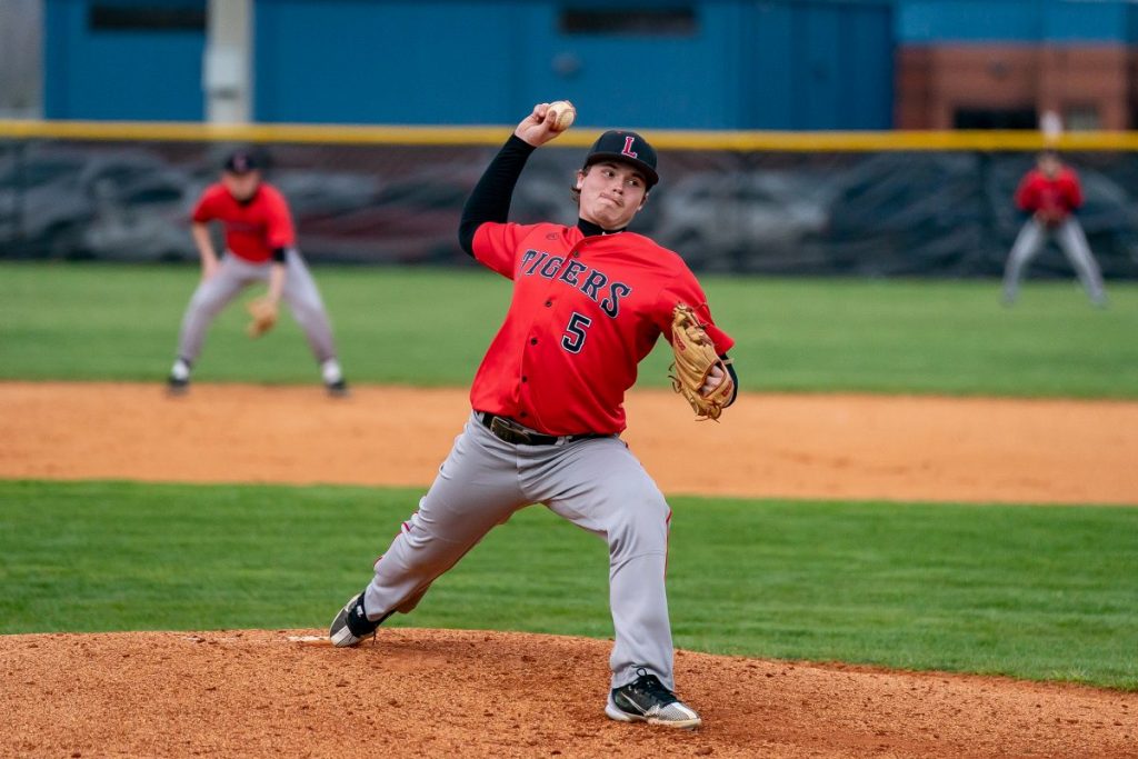 The Lexington Tigers Defeat USJ in Close Game – Lexington Progress