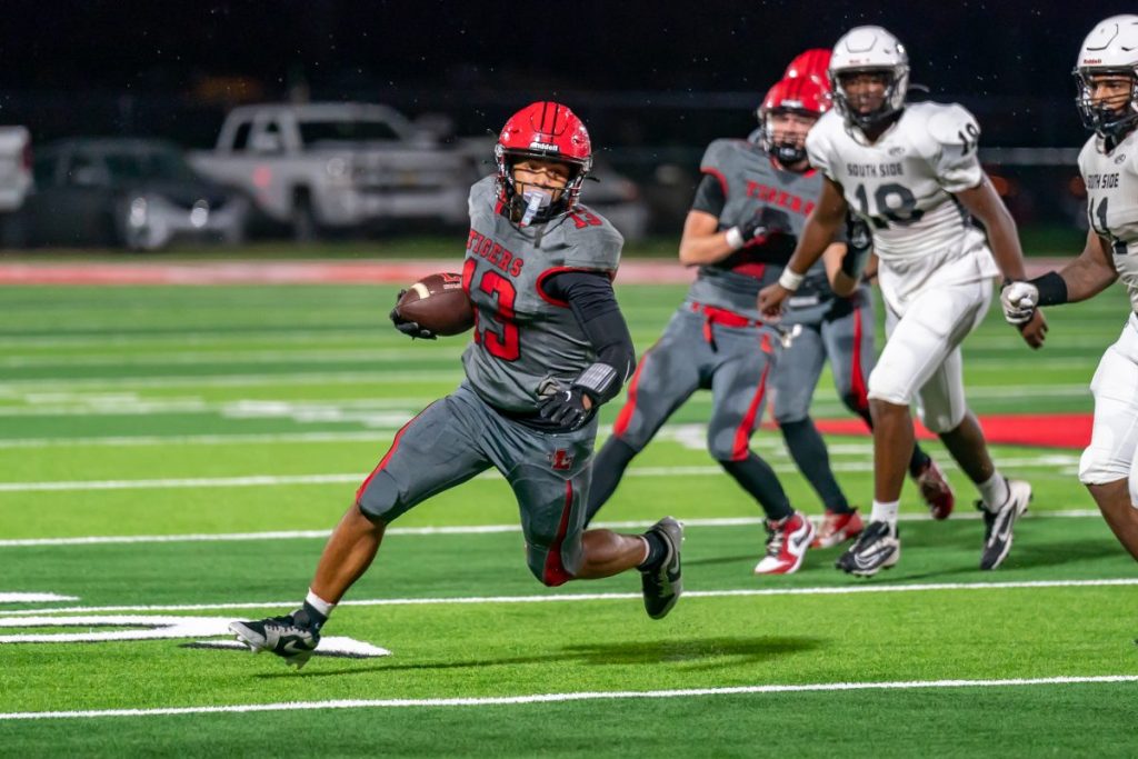 Big Red Tigers Defeat South Side – Lexington Progress